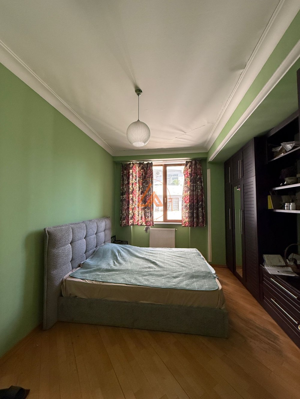 იყიდება კორპუსის ბინა - თბილისი