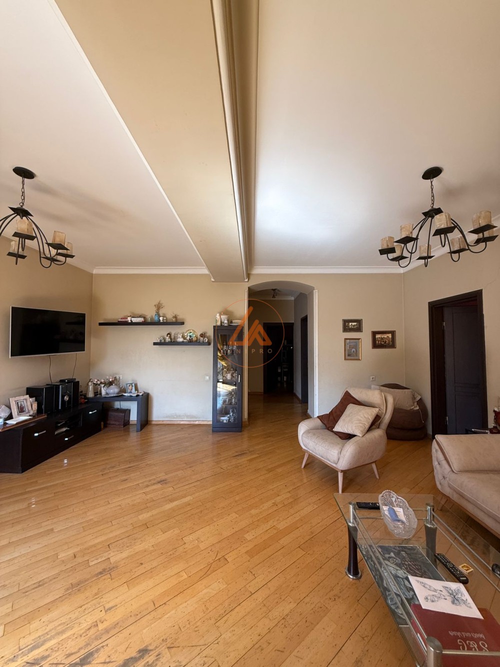 იყიდება კორპუსის ბინა - თბილისი