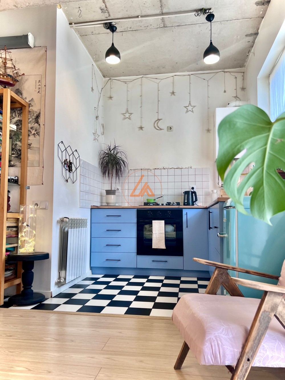 იყიდება კორპუსის ბინა - თბილისი